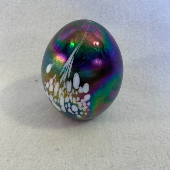 Hand Crafted | Accents | Balos Handblown Carnival Glass Egg 3x25x25 ...